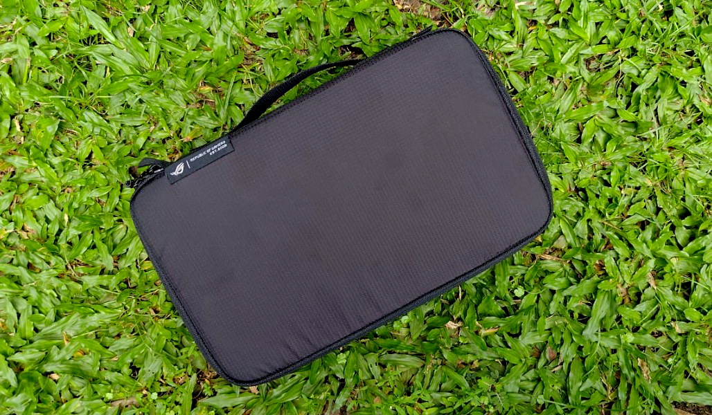 [REVIEW] ROG Archer Tech Pouch – Solusi Simpel dan Keren untuk Gamers!
