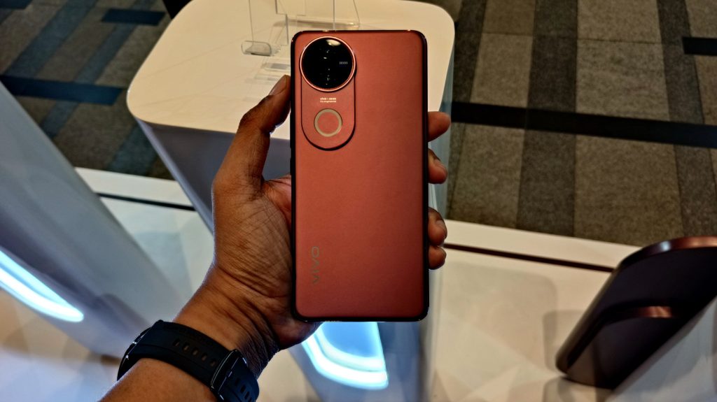 vivo V50 Resmi Meluncur di Indonesia, Hadirkan Fotografi Profesional dan Performa Andal